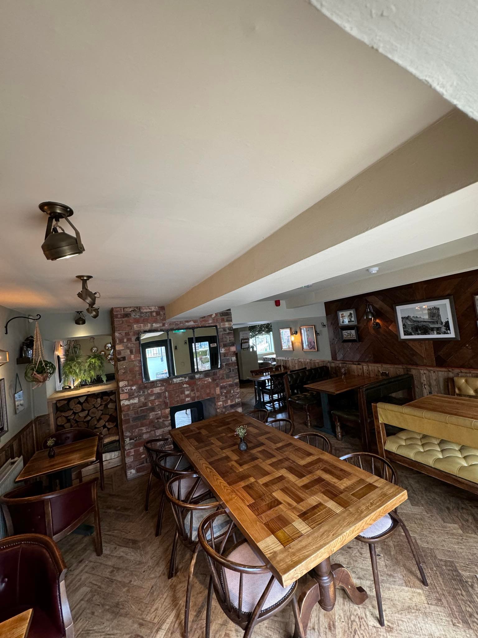 Gallery - Explore The Raven Pub in Farndon